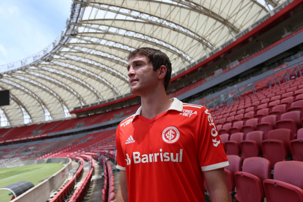 O salário do ex-Inter, Mário Fernandes, no Zenit