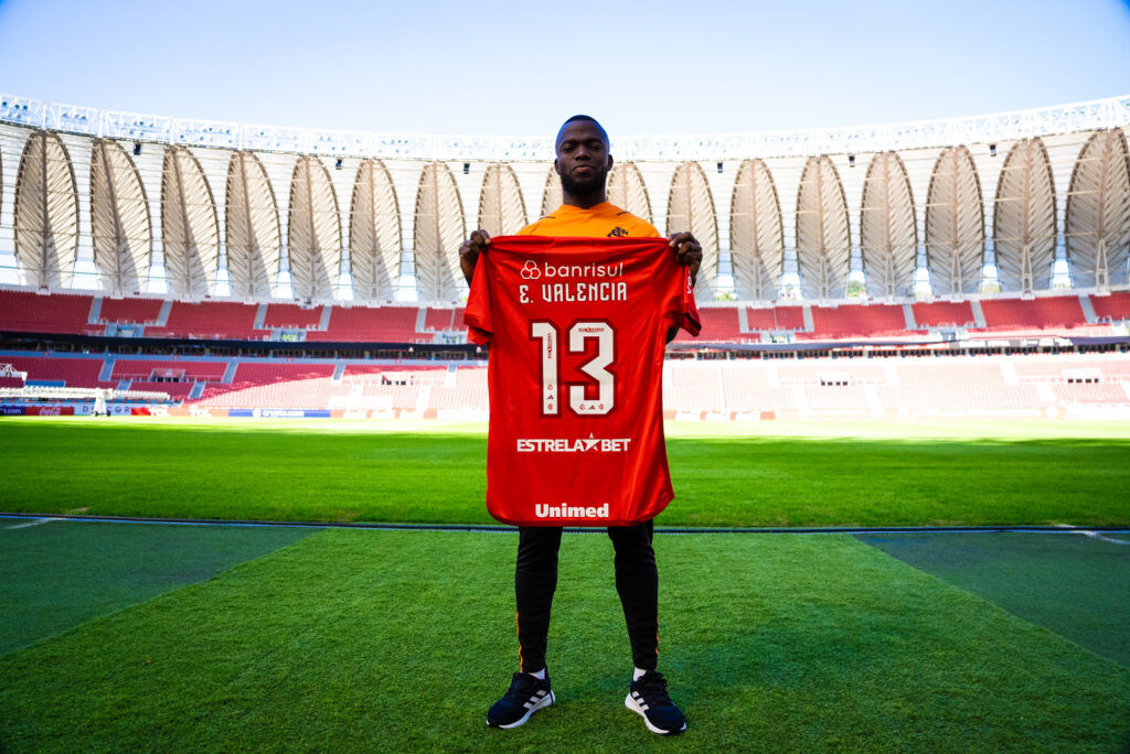 Enner Valencia responde como pretende comemorar o primeiro gol pelo Inter