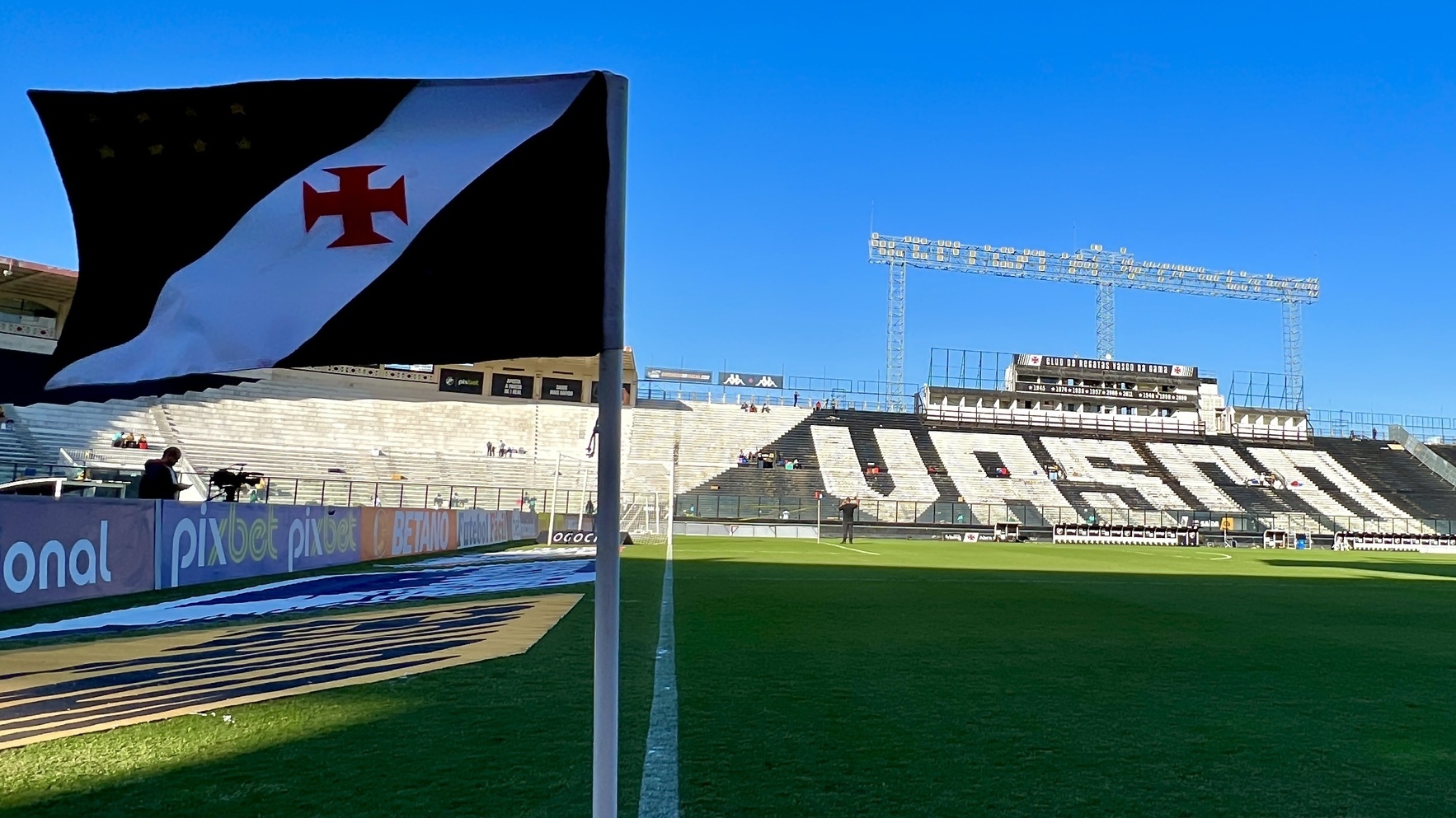 De olho no adversário: Vasco tenta a contratação de artilheiro da Argentina