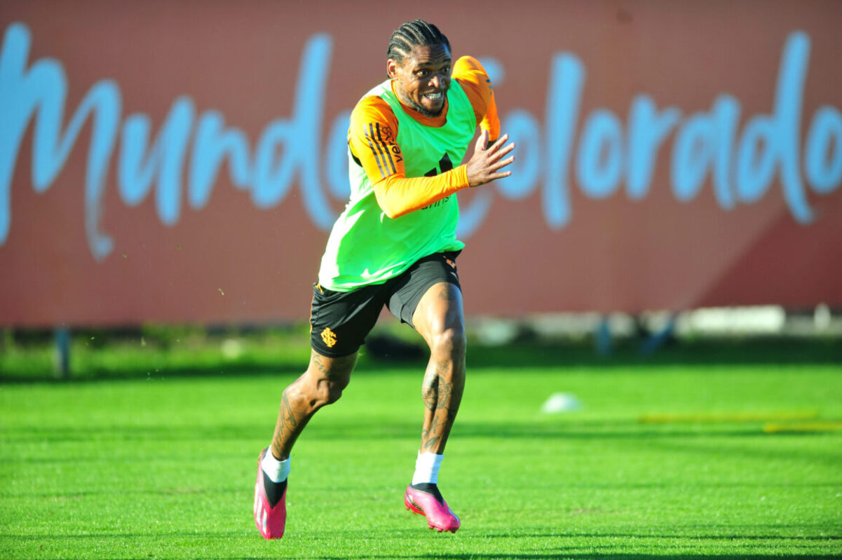 Atualização sobre o retorno de Luiz Adriano ao time do Inter