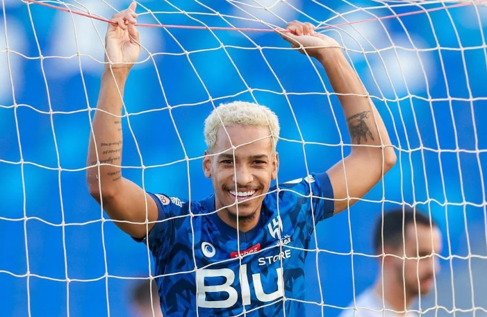 O tempo de contrato de Matheus Pereira com o Cruzeiro; jogador também ...