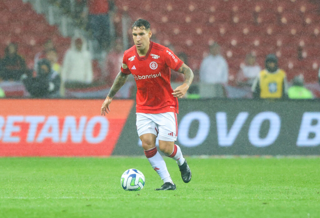 Como foi Hugo Mallo quando atuou na lateral pelo Inter