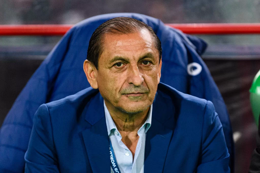 Sobre a exigência feita por Ramón Díaz para assumir o Inter