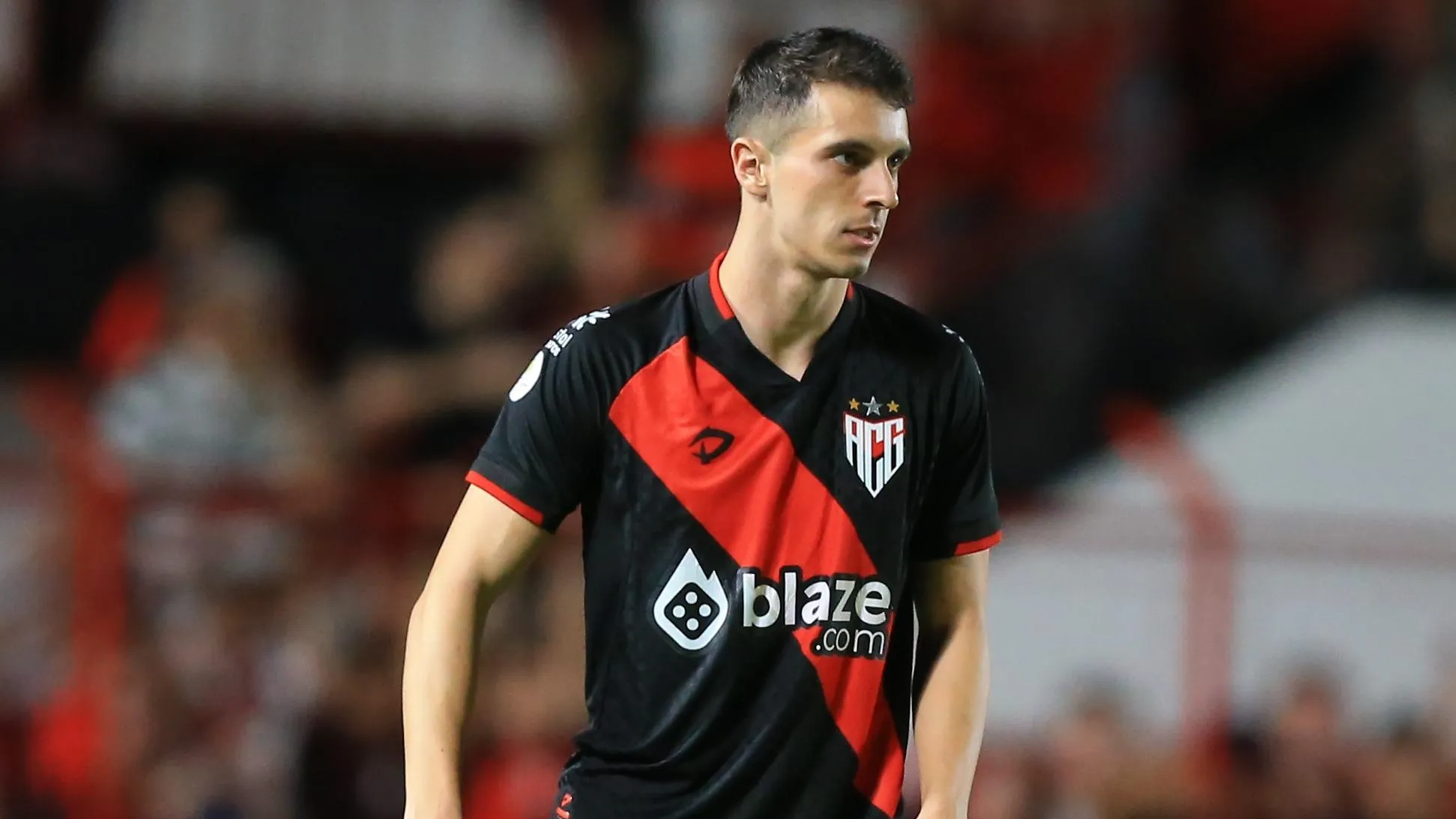 Entenda o que atraiu a atenção do Inter em Shaylon, do Atlético-GO