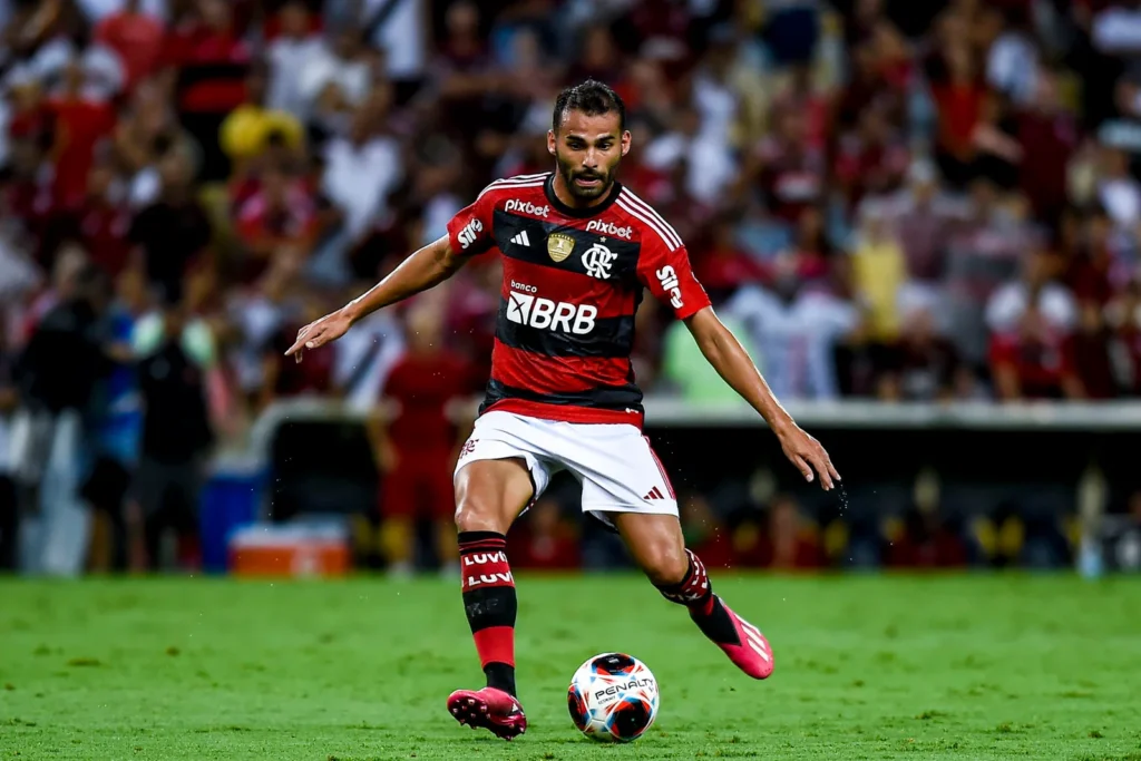 A nova decisão do Flamengo sobre Thiago Maia, que tem proposta do Inter