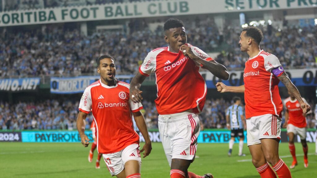 A vitória que completa 1 ano neste domingo e é celebrada pelo torcedor ...