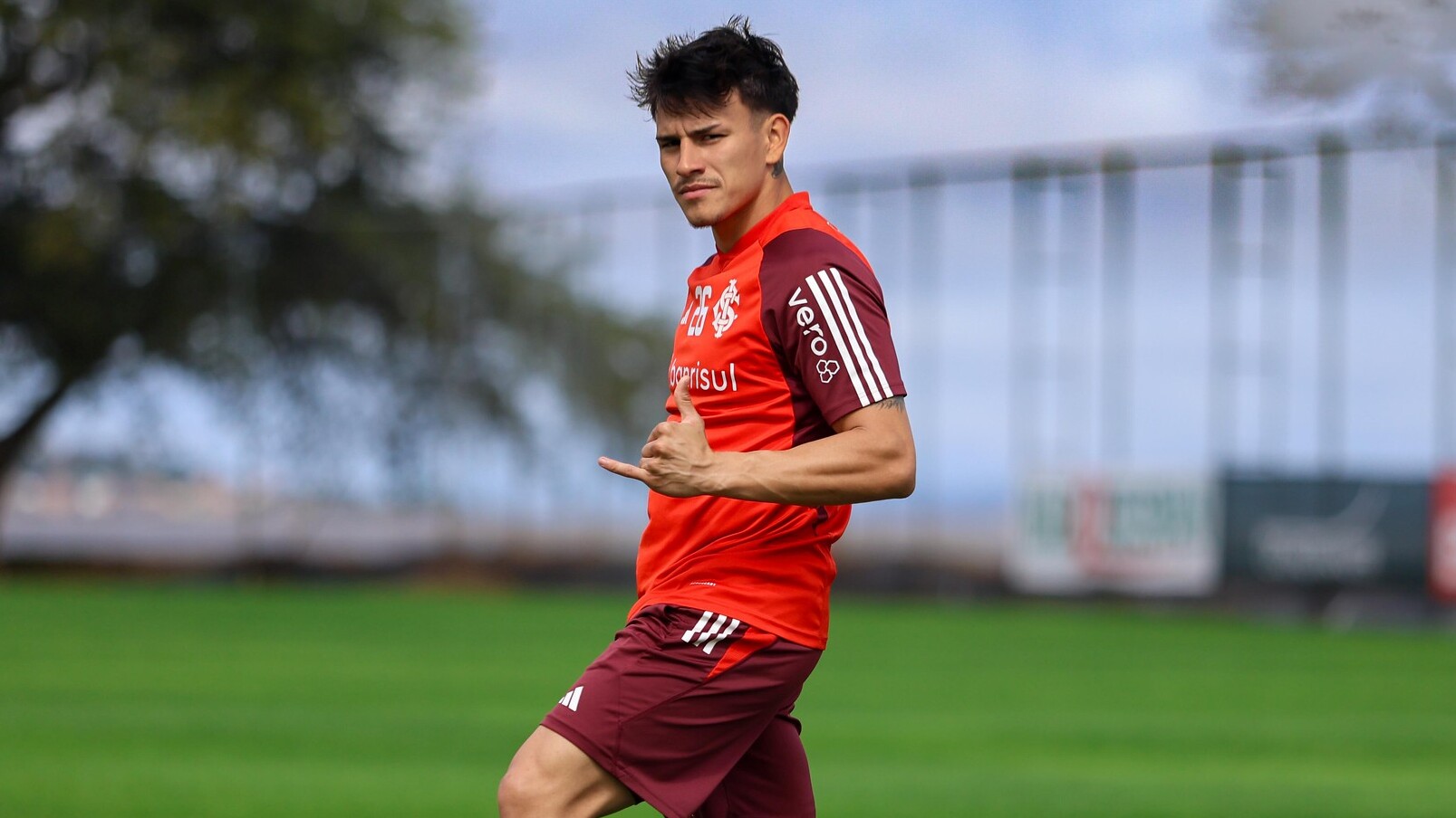 Empresário confirma tempo do novo contrato de Alexandro Bernabei com o ...