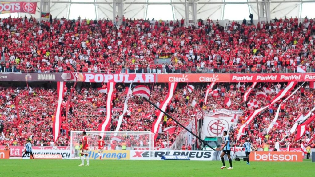 A festa planejada pela torcida do Inter para o jogo contra o Fluminense ...