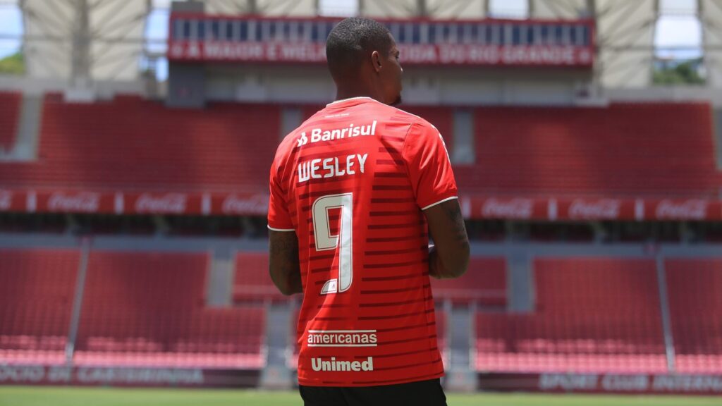 Uma informação surpreendente sobre Wesley Moraes, ex-centroavante do Inter