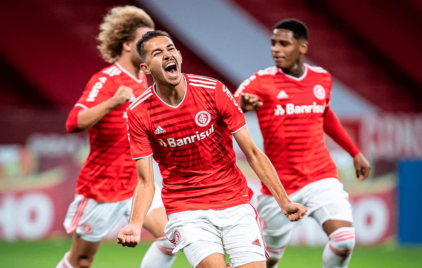 O surpreendente destino de Tiago Barbosa, ex-zagueiro do Inter