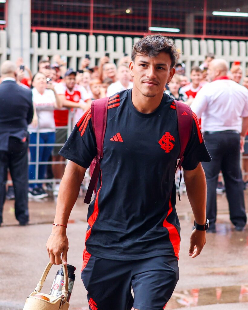 Com Bernabei entre os titulares, Inter está escalado