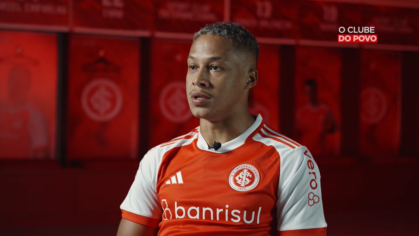 Entenda o contrato assinado por Vitinho com o Inter