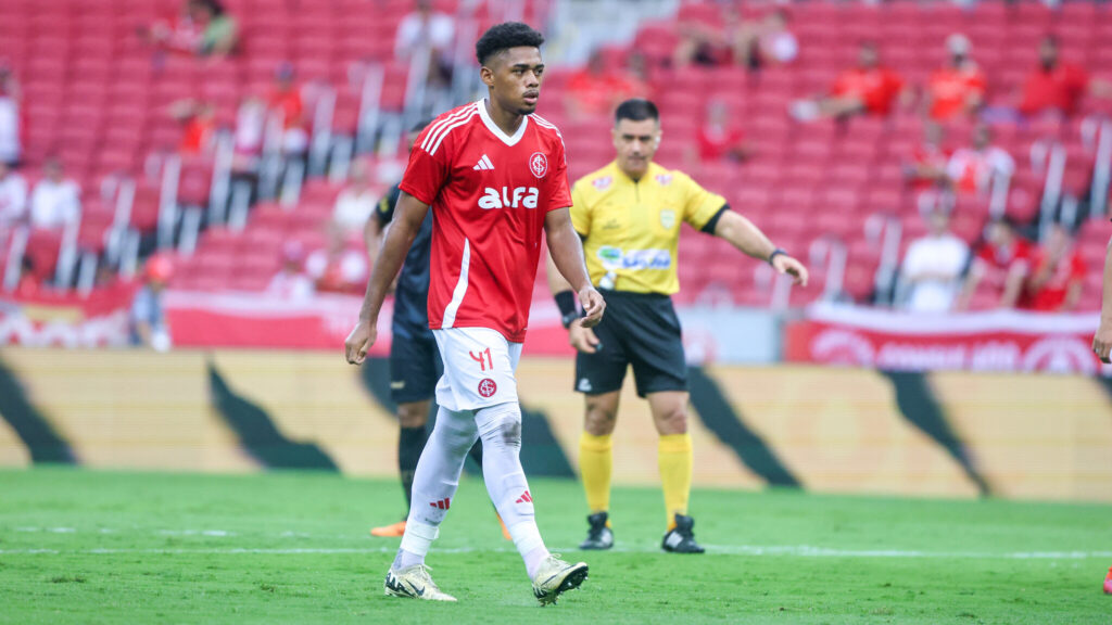 O motivo que pode estar fazendo o Cruzeiro desistir de Victor Gabriel