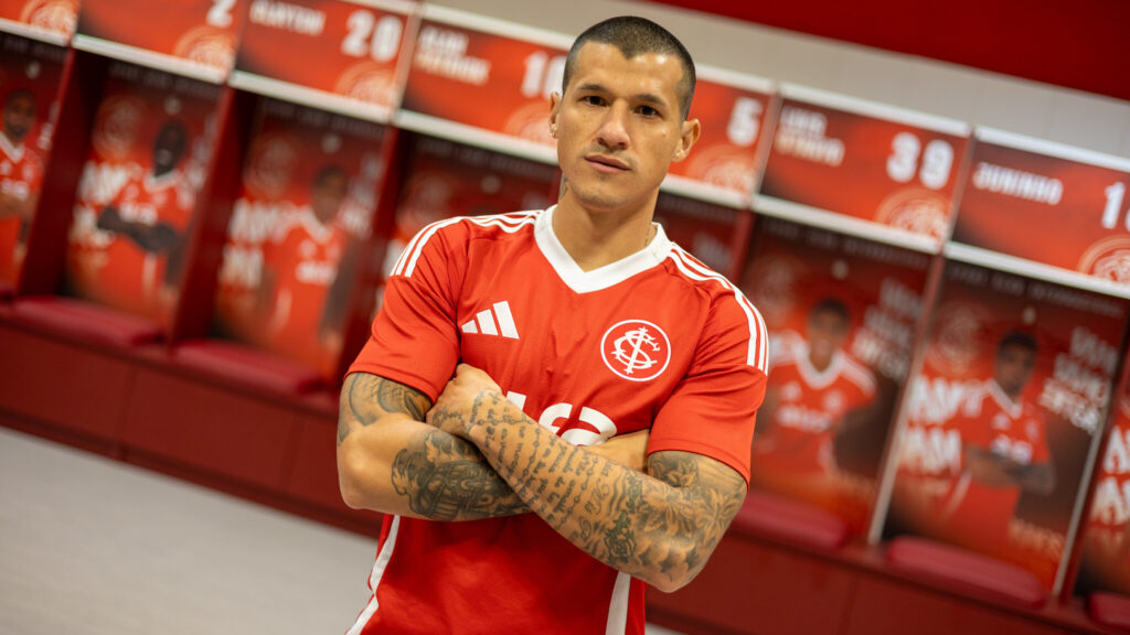 Roger explica a contratação de Alan Benítez