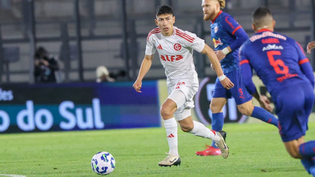 O comentário de Roger Machado sobre o ingresso de Alan Rodríguez no ...