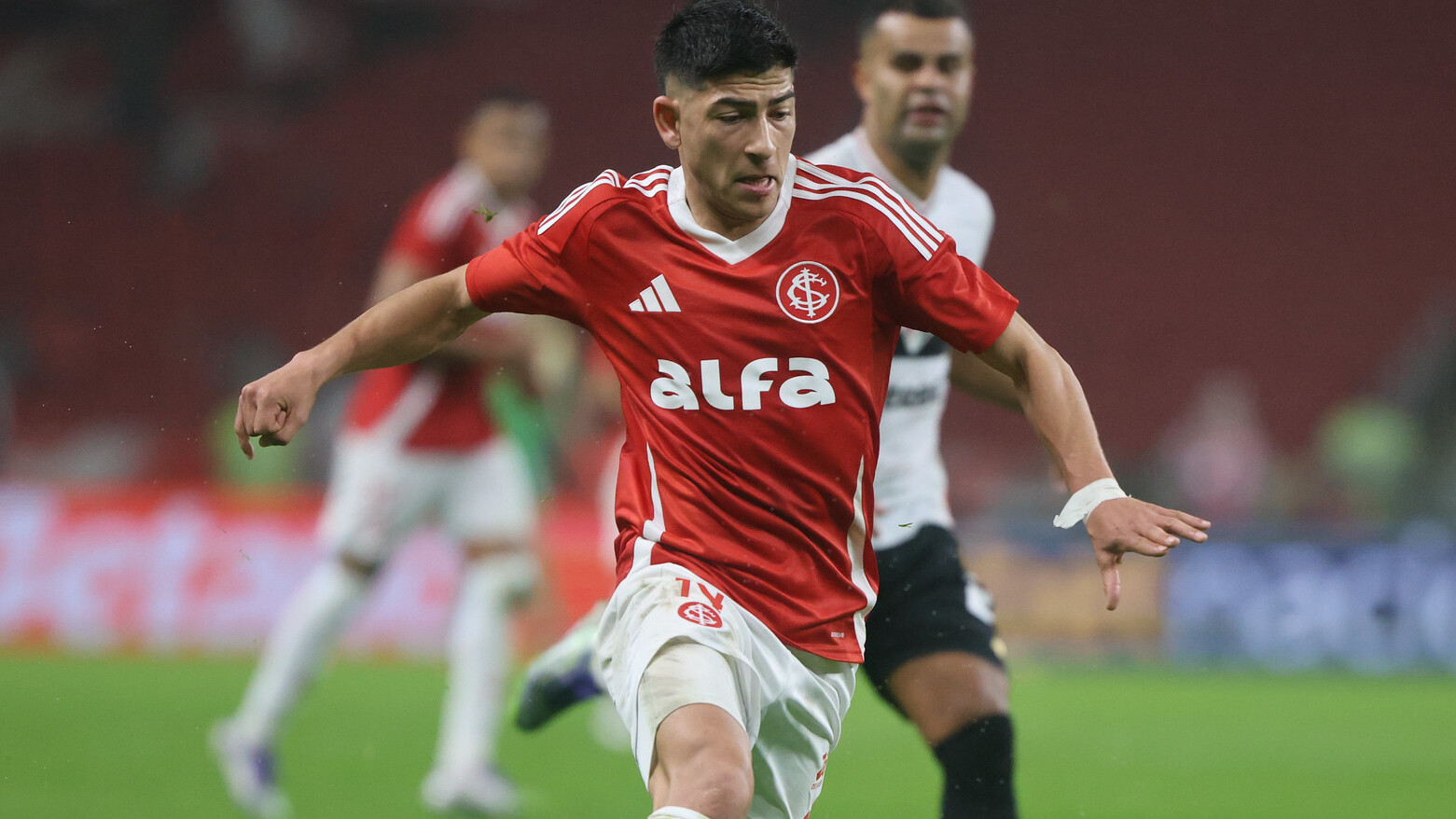 Após estrear com derrota, Alan Rodríguez faz publicação que anima a torcida