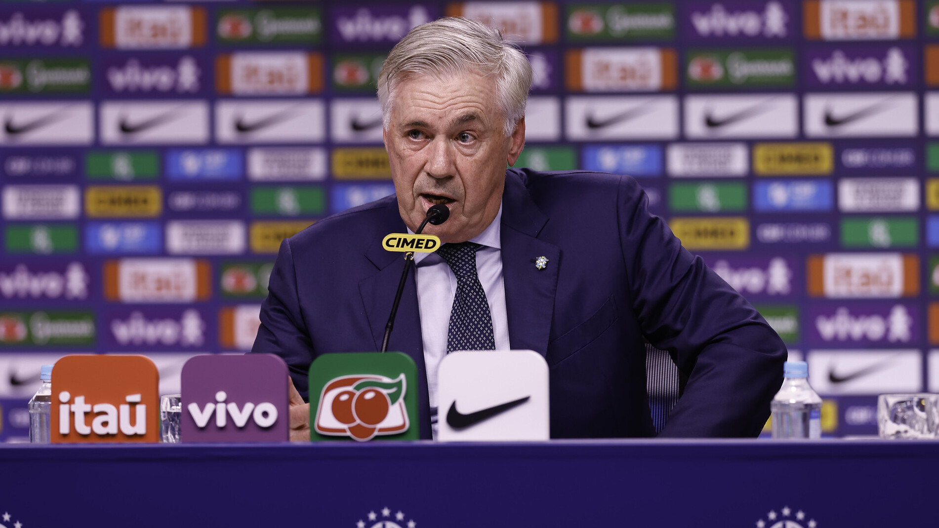 O jogador que saiu do Inter de forma polêmica e agora foi convocado por ...