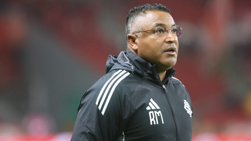 A meta definida por Roger Machado para a reta final do Brasileirão