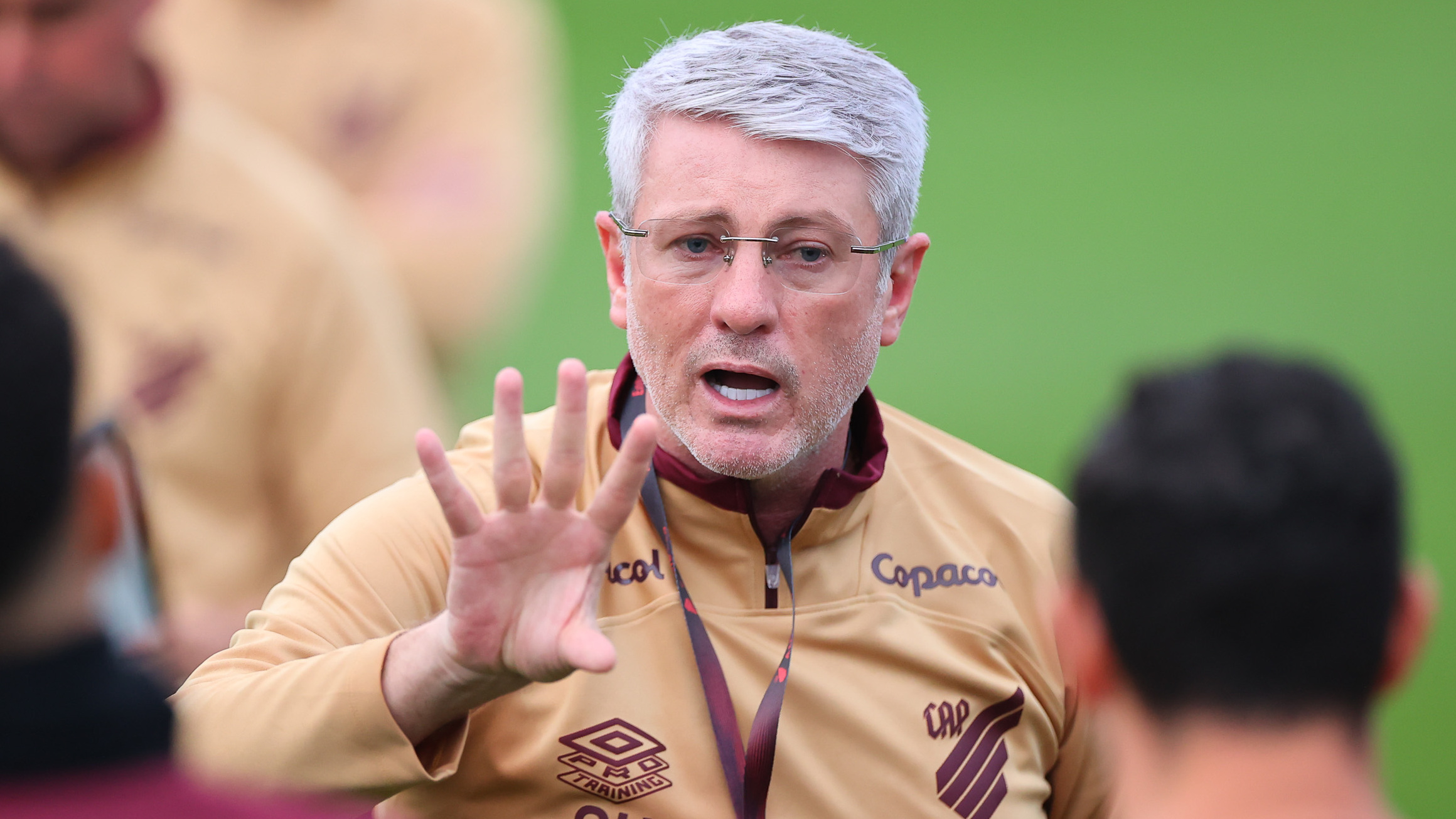 Site coloca atacante treinado por Odair Hellmann na mira do Inter