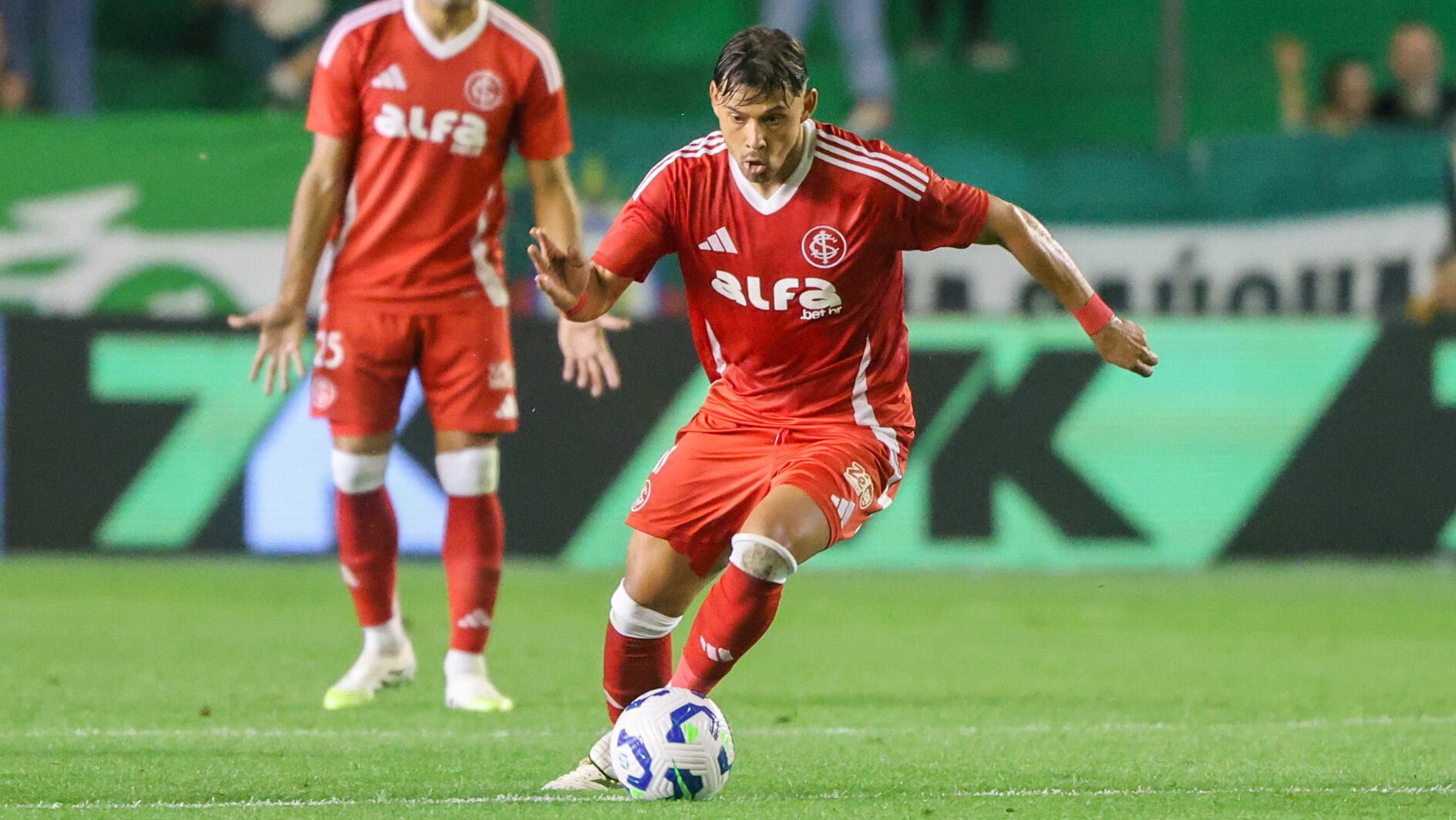 Óscar Romero faz confissão sobre possível sequência no Inter