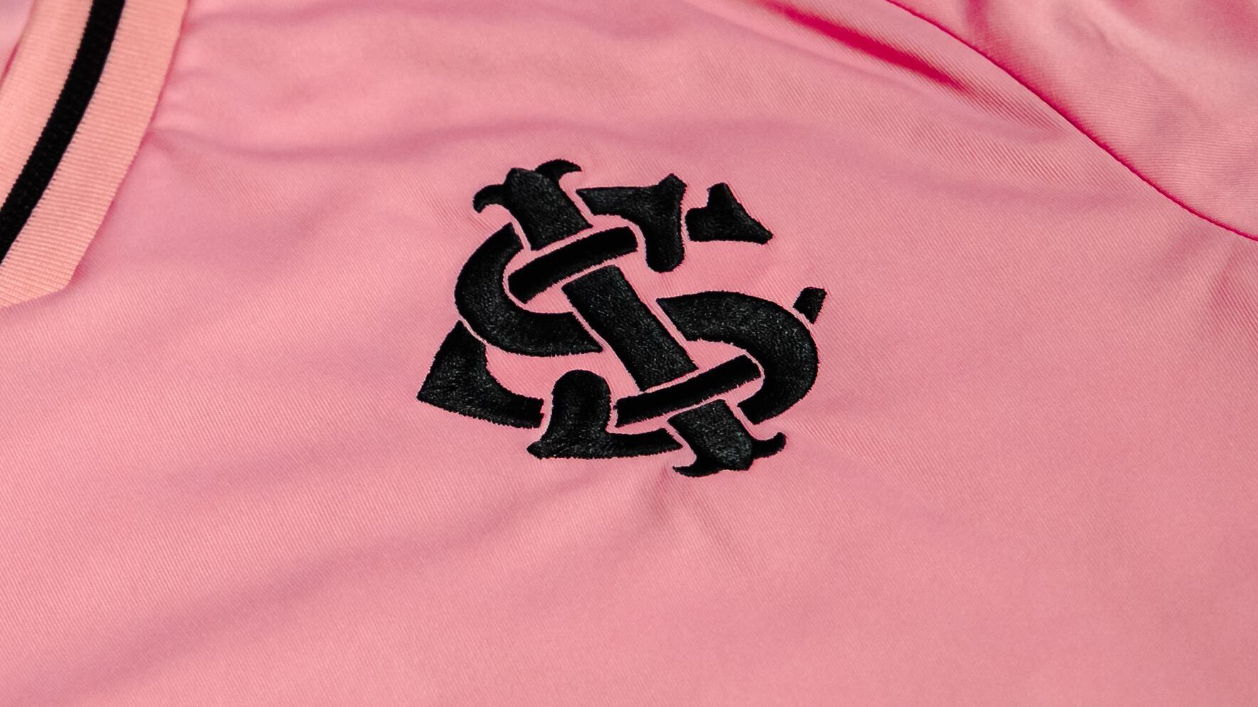 Inter e Adidas divulgam novo uniforme em alusão à campanha Outubro Rosa