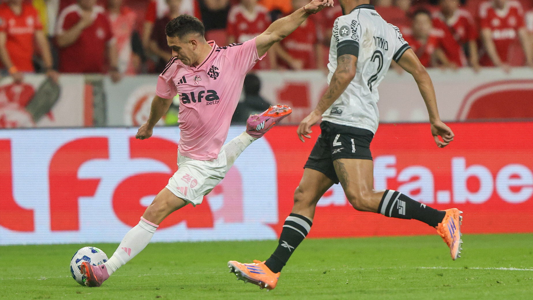 A postura da nova comissão técnica do Inter sobre Rafael Borré