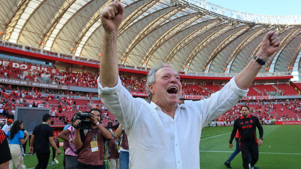 Abel Braga se rende a volante do Inter e rasga elogios