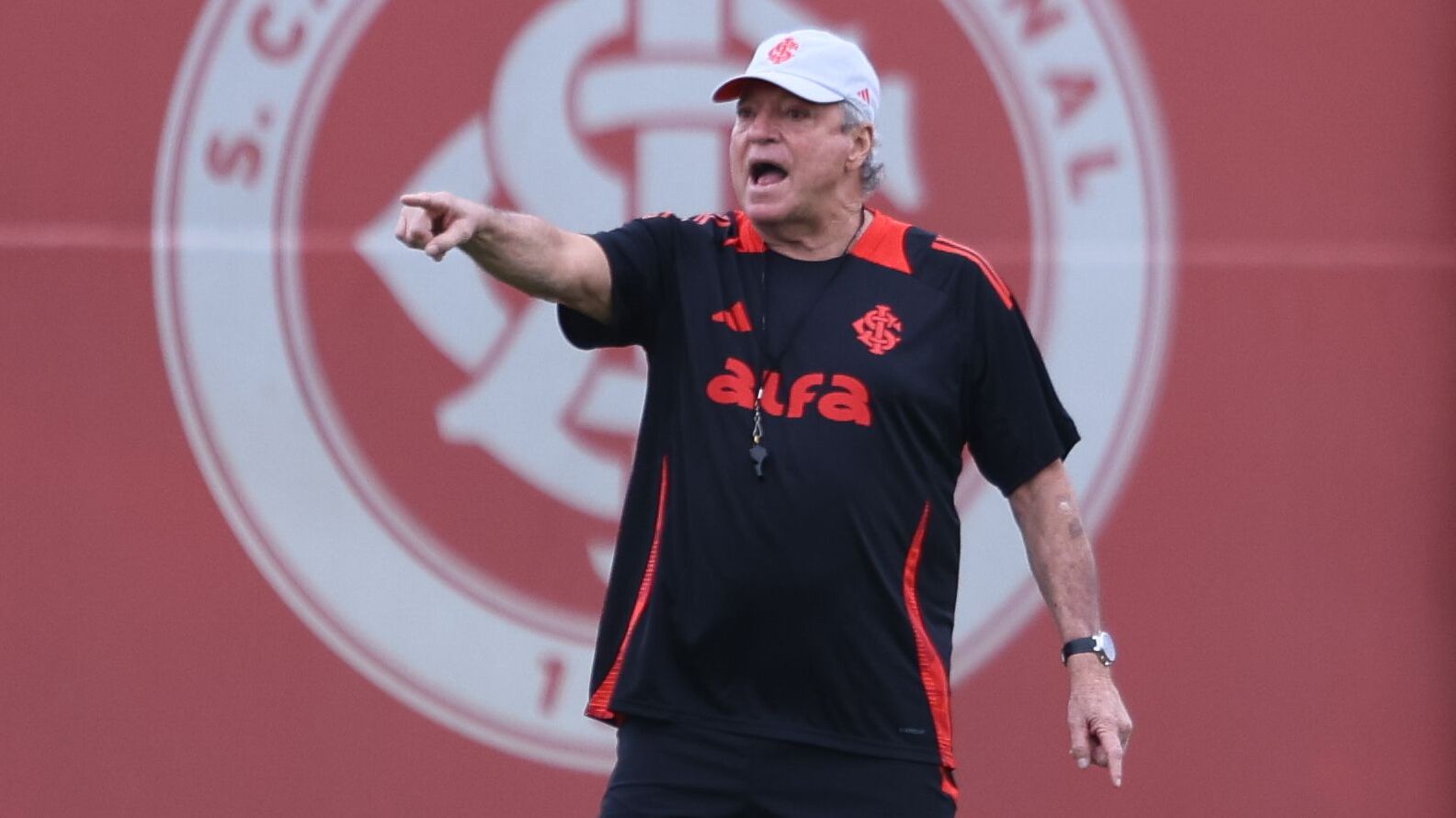 O pedido direto de Abel Braga em encontro com torcedores do Inter