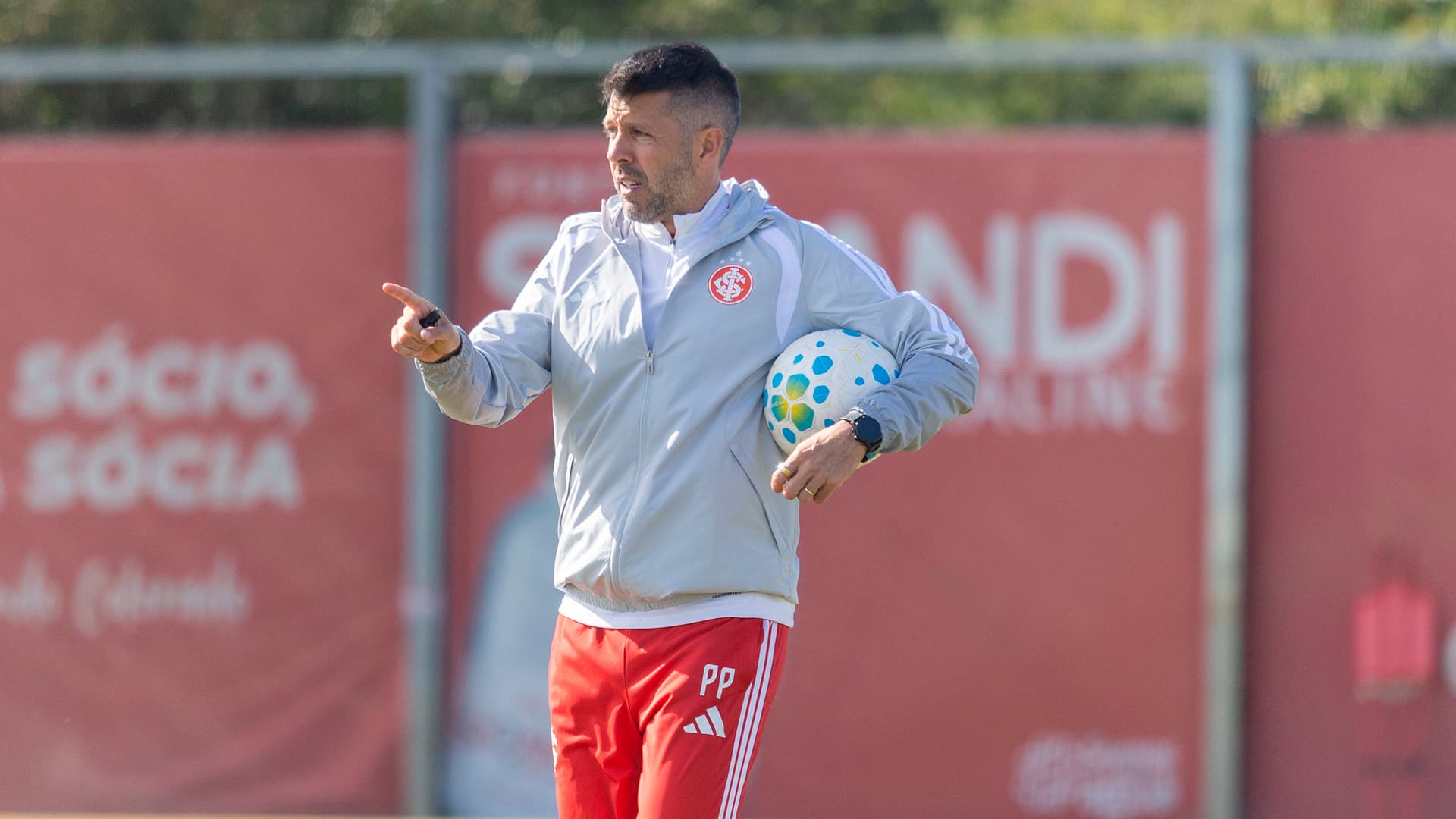 Pezzolano tem três dúvidas para o próximo jogo do Inter no Brasileirão